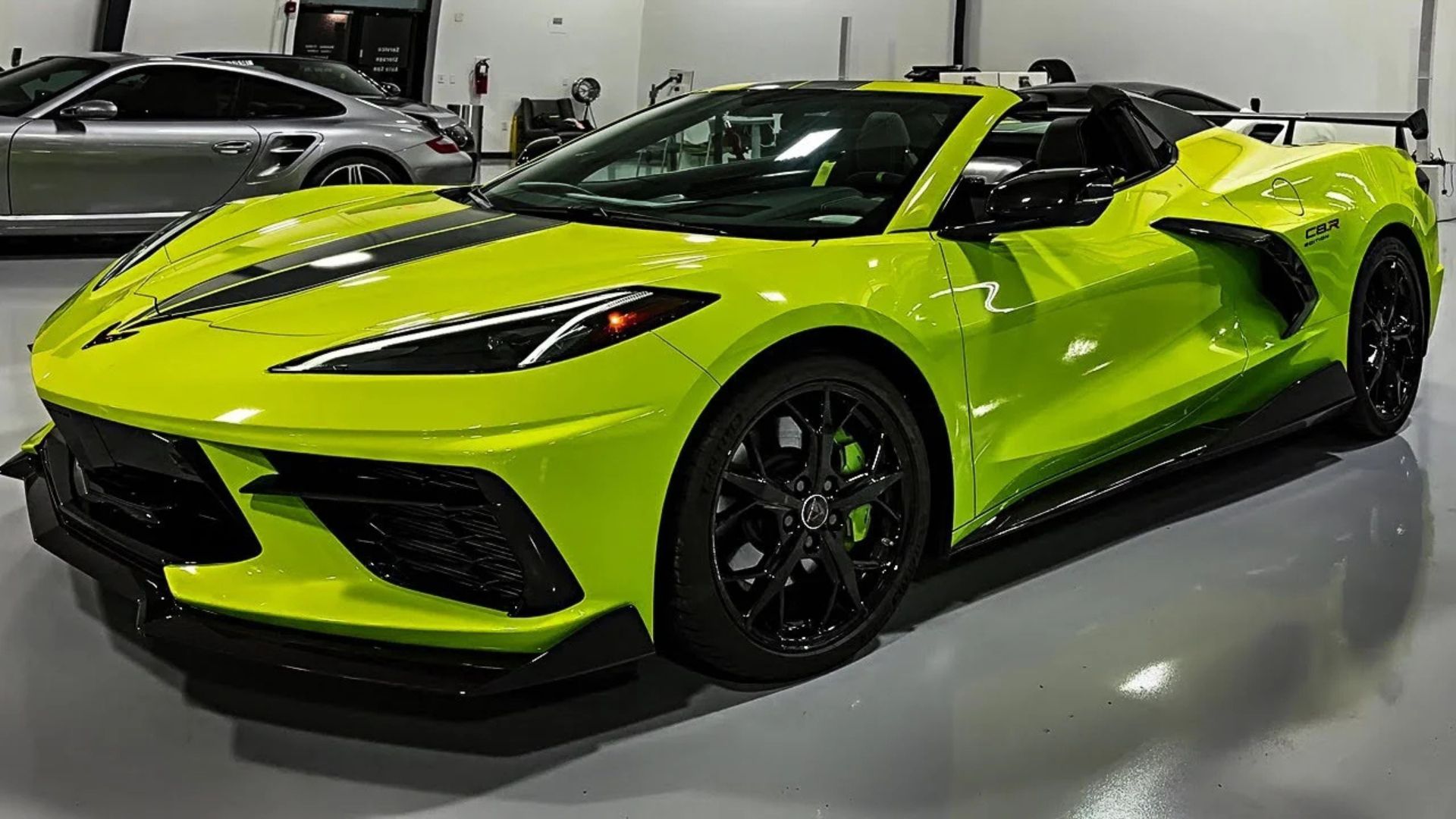 Chevrolet Corvette Stingray 2026 Revealed: Bold Design, 495 HP Mid ...